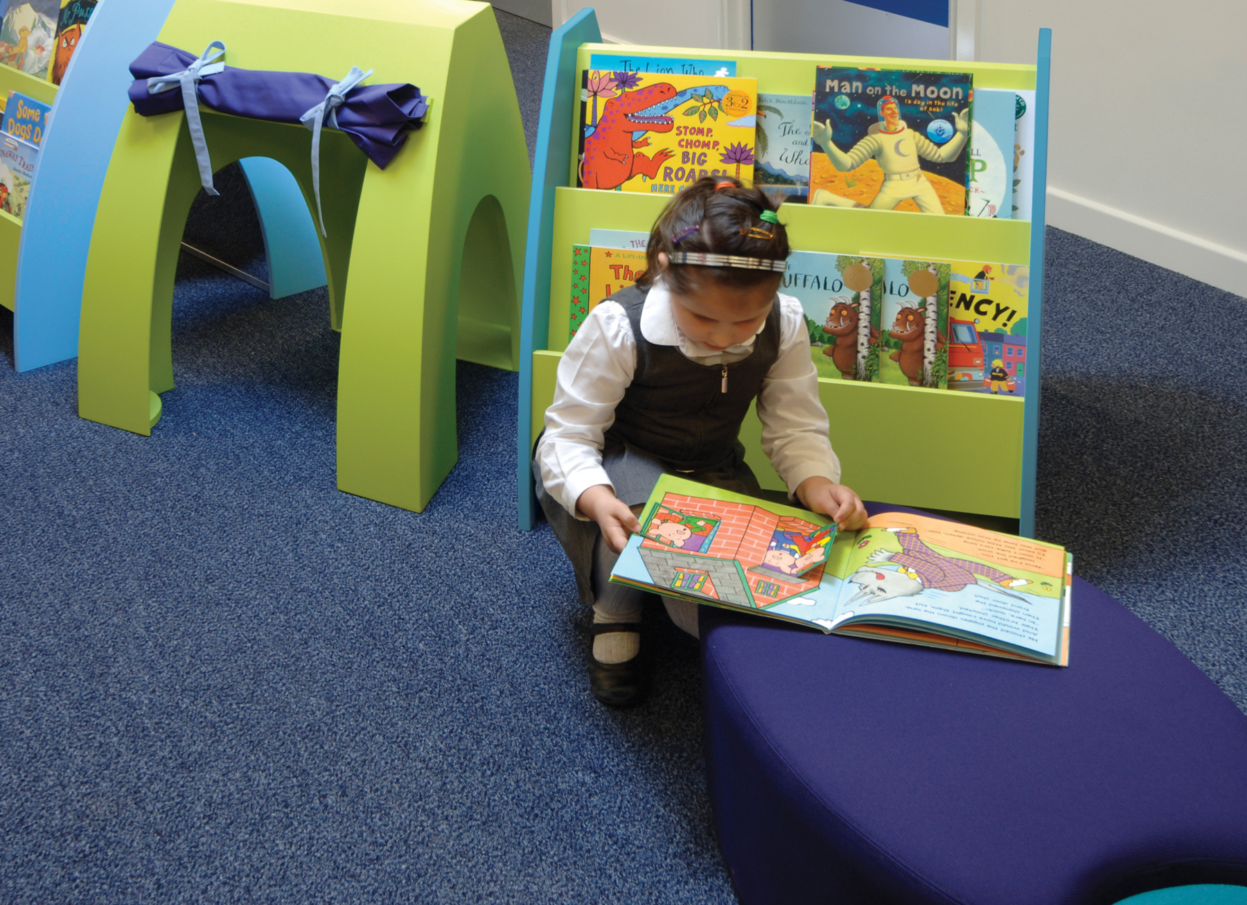 Picturebook Tunnel - Opening the Book North America